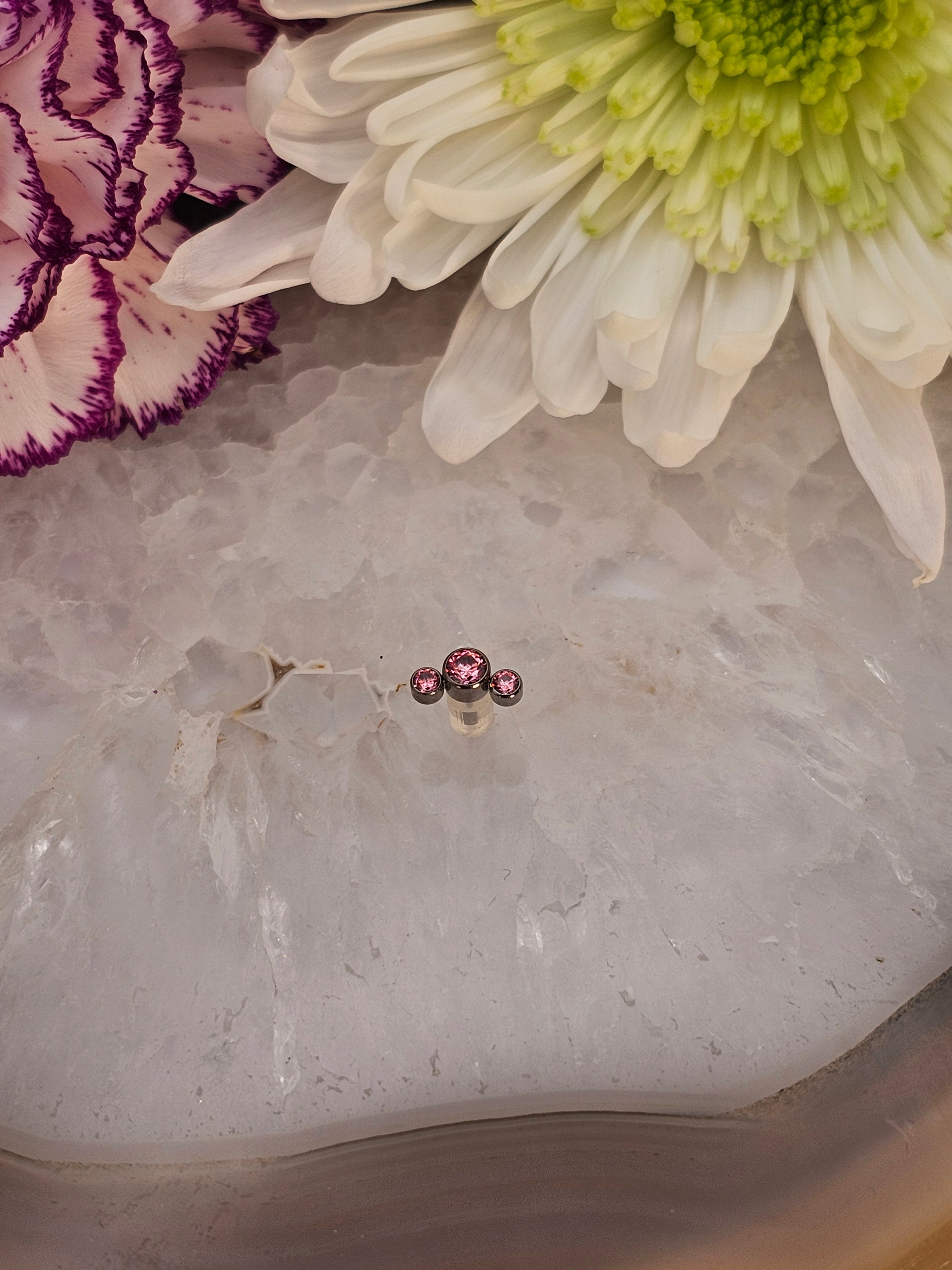 Neometal titanium 3 gem cluster Pink – Facet Piercing and Fine Jewelry