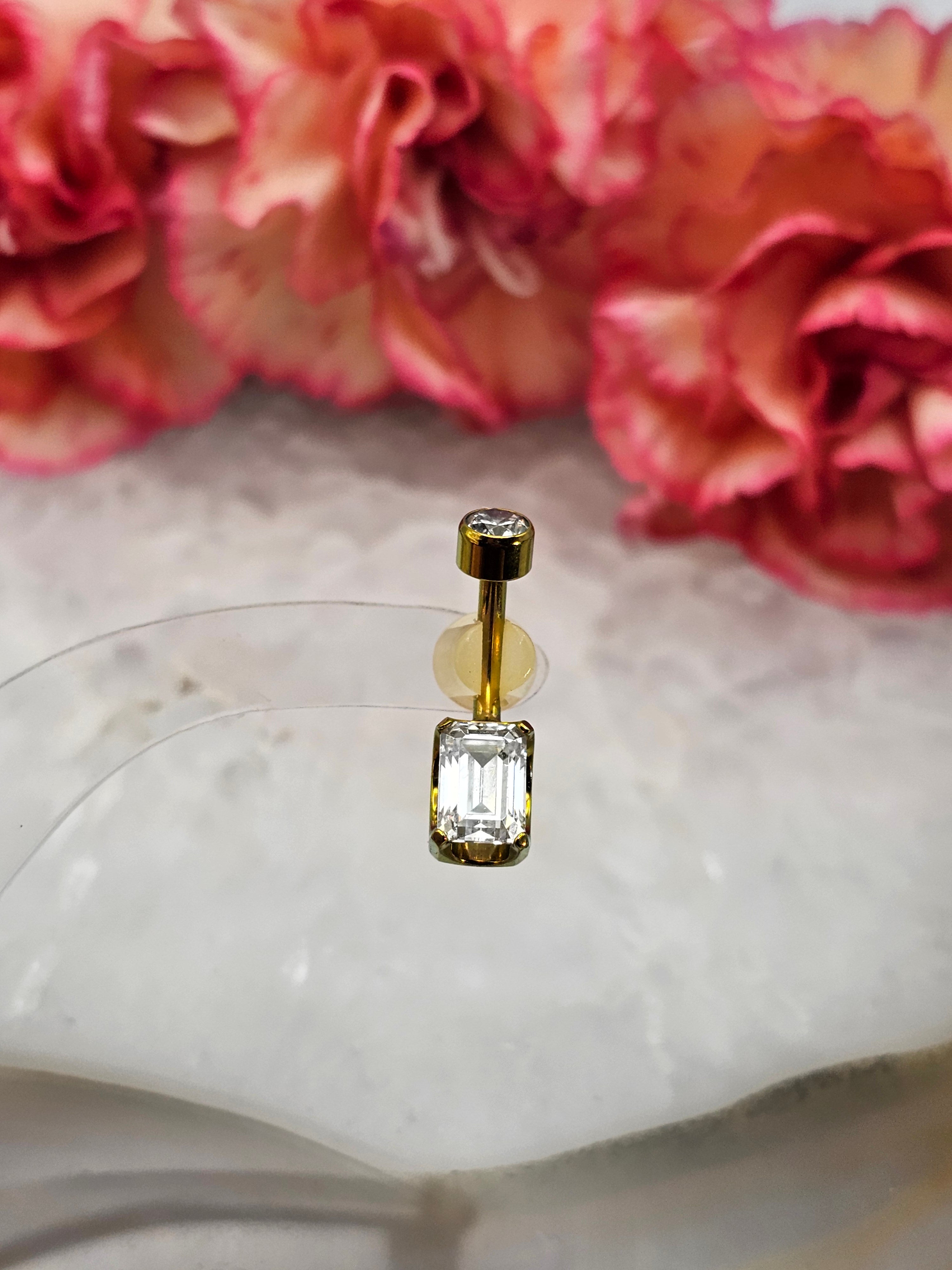 Anatometal 14g 5/16" anodized titanium Emerald cut navel curve with cu ...